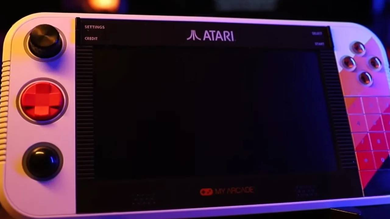 C'è una nuova console portatile in arrivo - SpazioGames