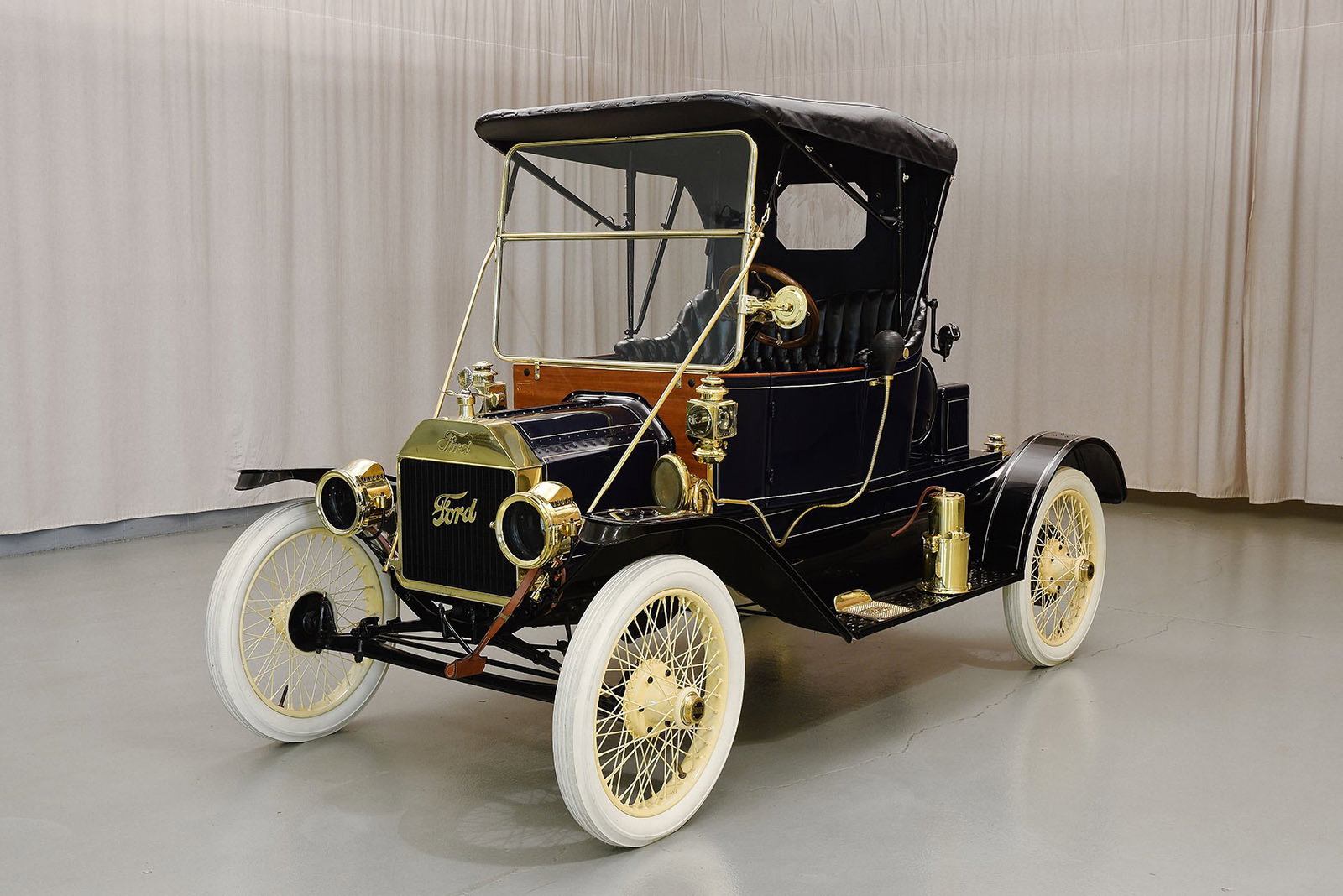 LEGO Icons Ford Model T: l'auto che ha fatto storia - SpazioGames