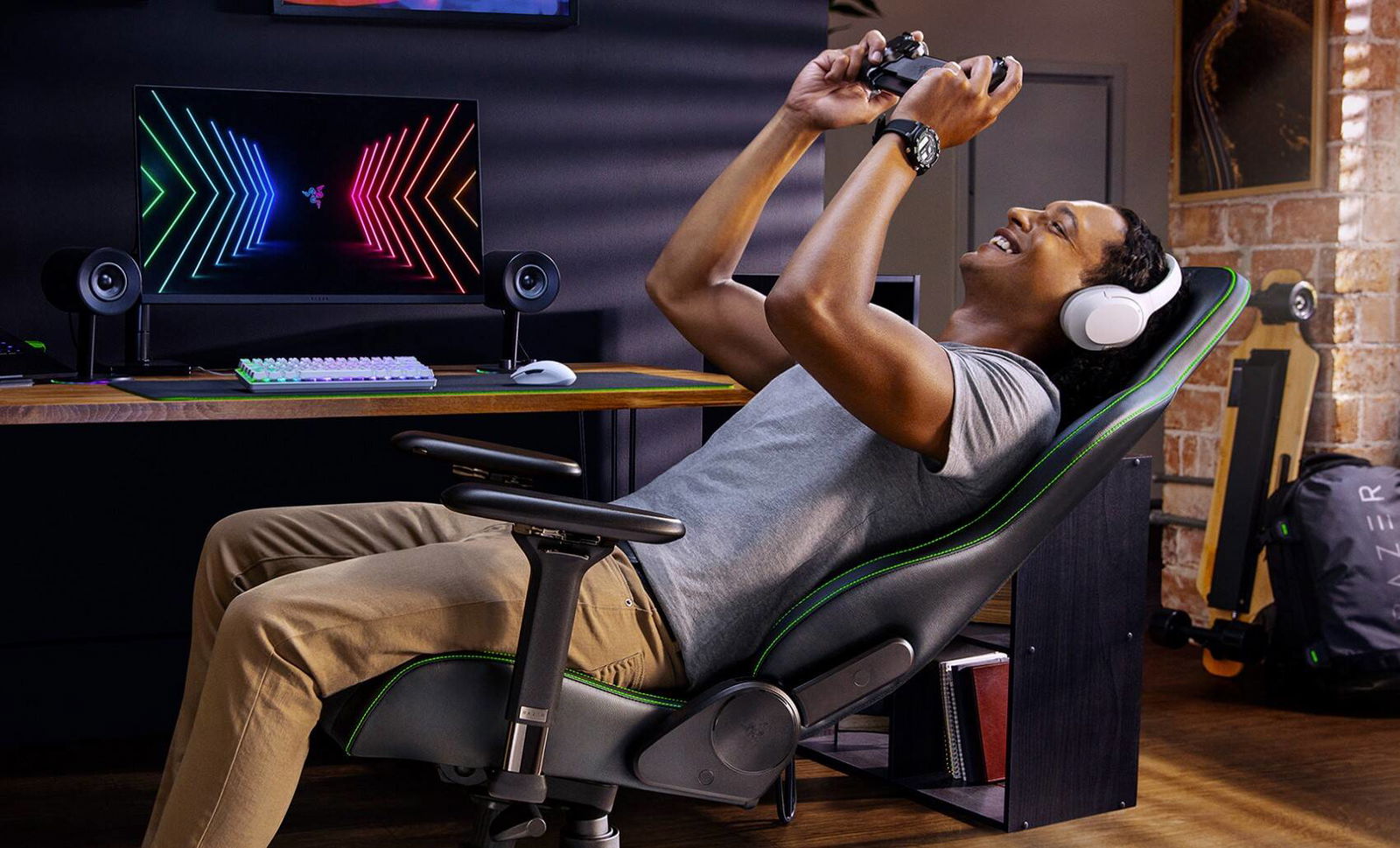 Razer Enki, tra le migliori sedie gaming, oggi con uno sconto del 20% ...