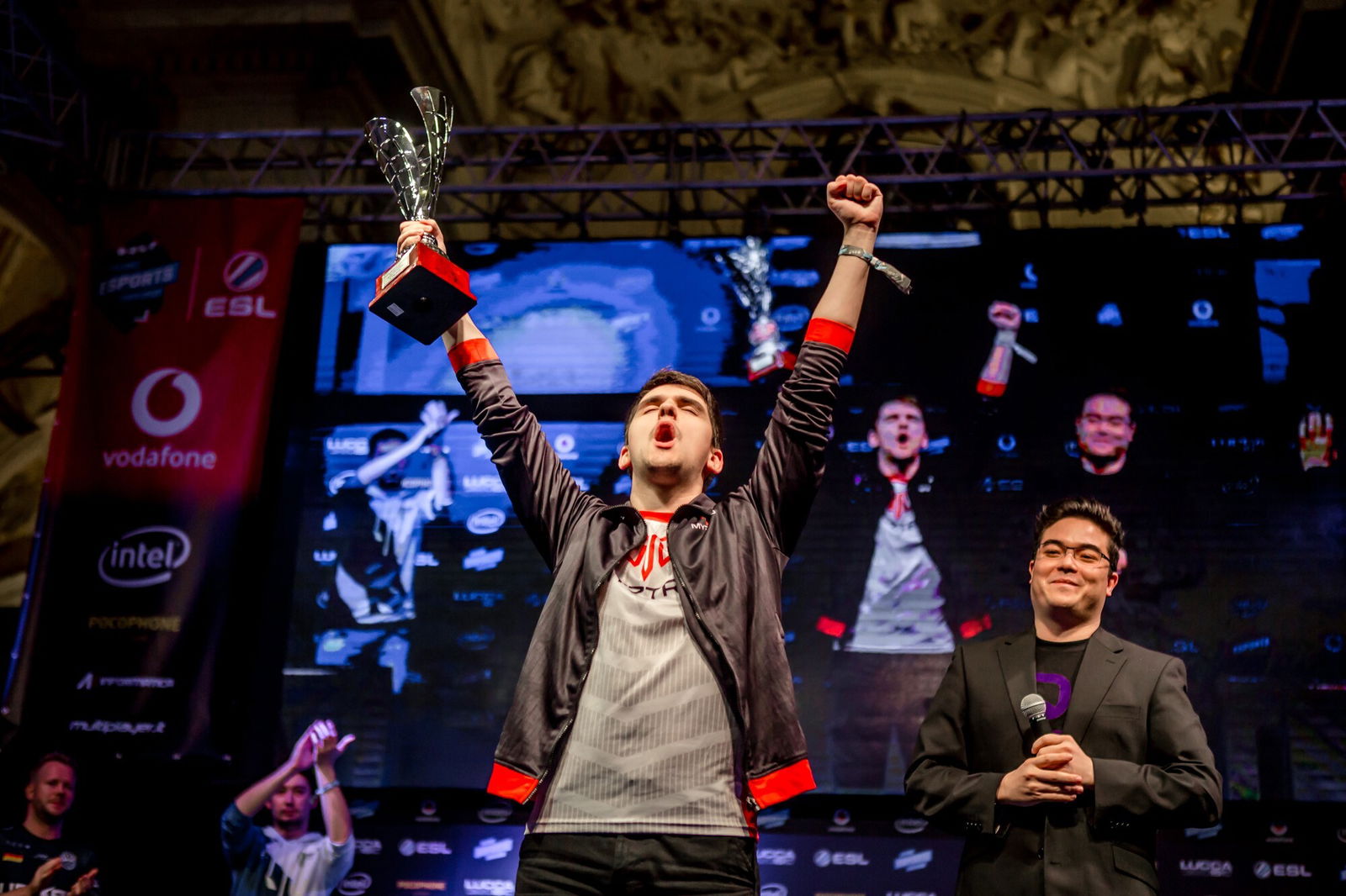 Italian eSports Open 2018: Vittoria di RAISY a Lucca - SpazioGames